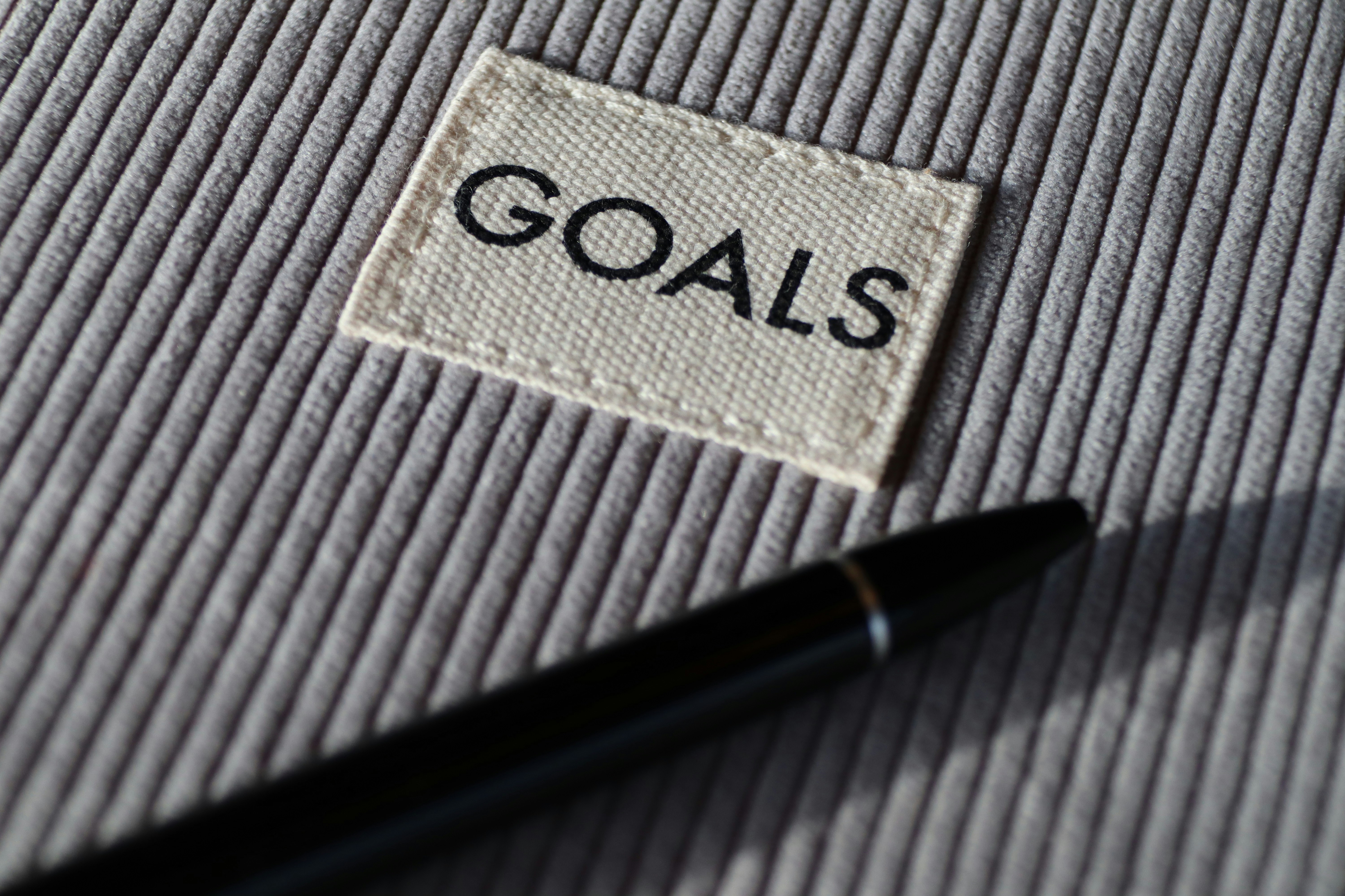 Visual Identity vs. Branding: What’s the Difference? – BrandCloud Blog